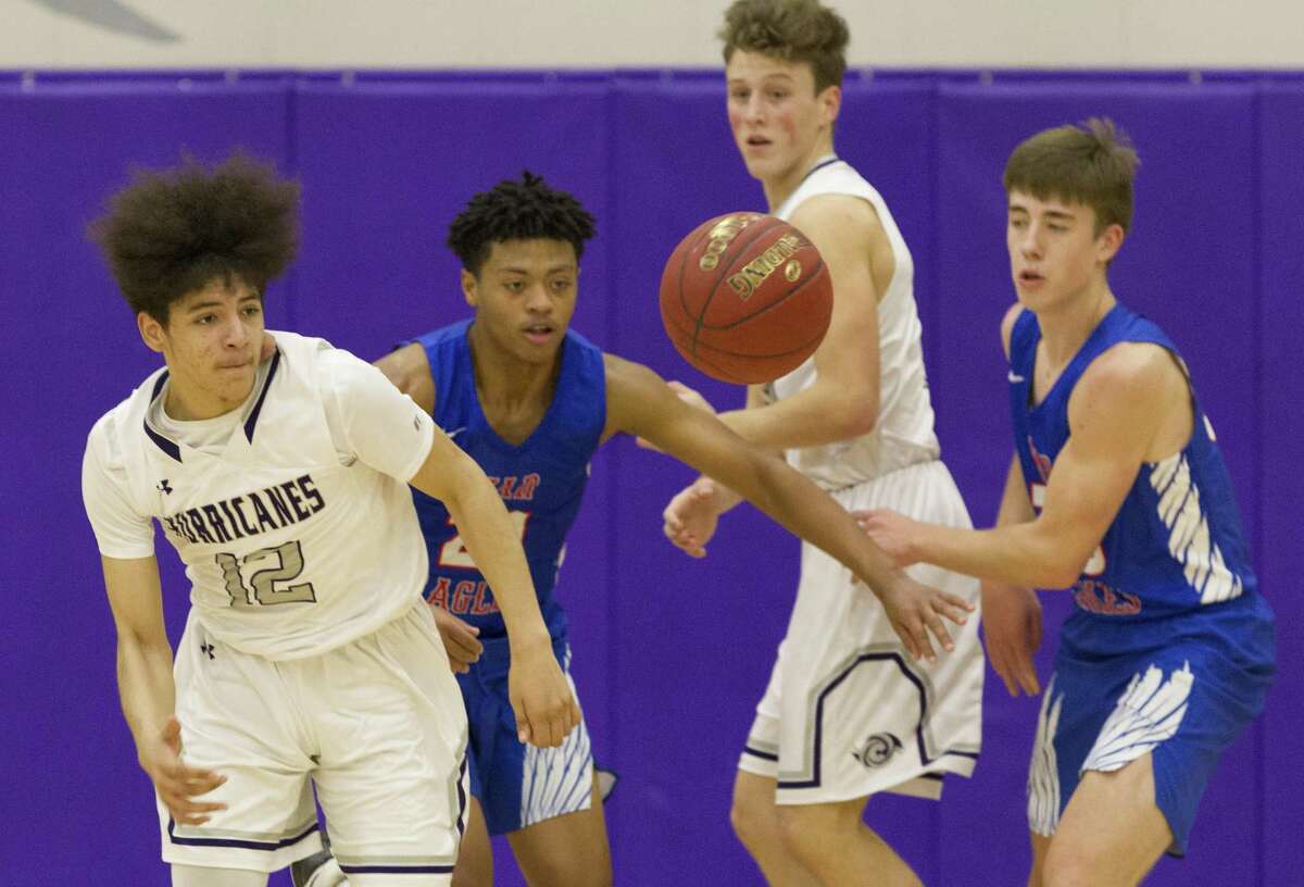BOYS HOOPS: Oak Ridge pulls away from Hurricanes in second half
