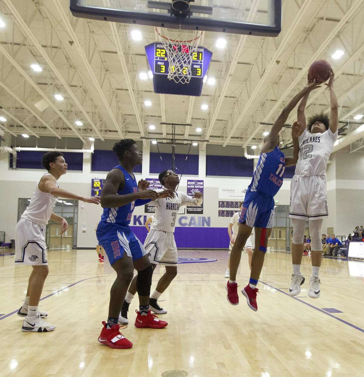 BOYS HOOPS: Oak Ridge pulls away from Hurricanes in second half