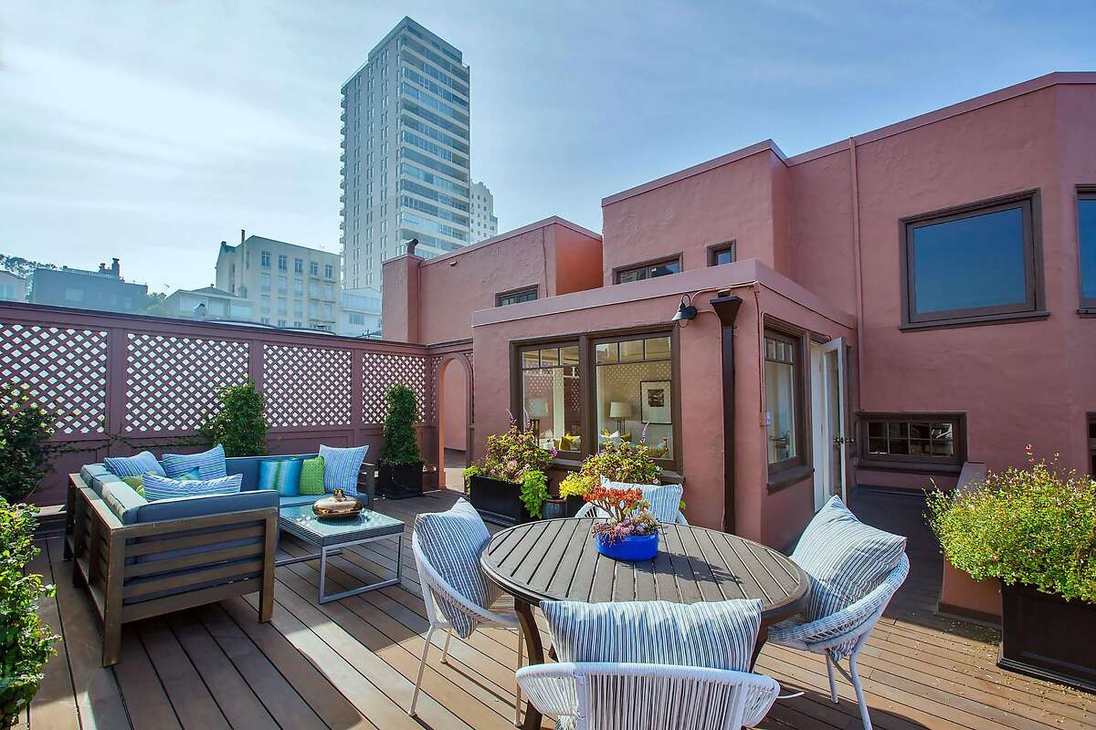 Russian Hill co-op offers private terrace, period details
