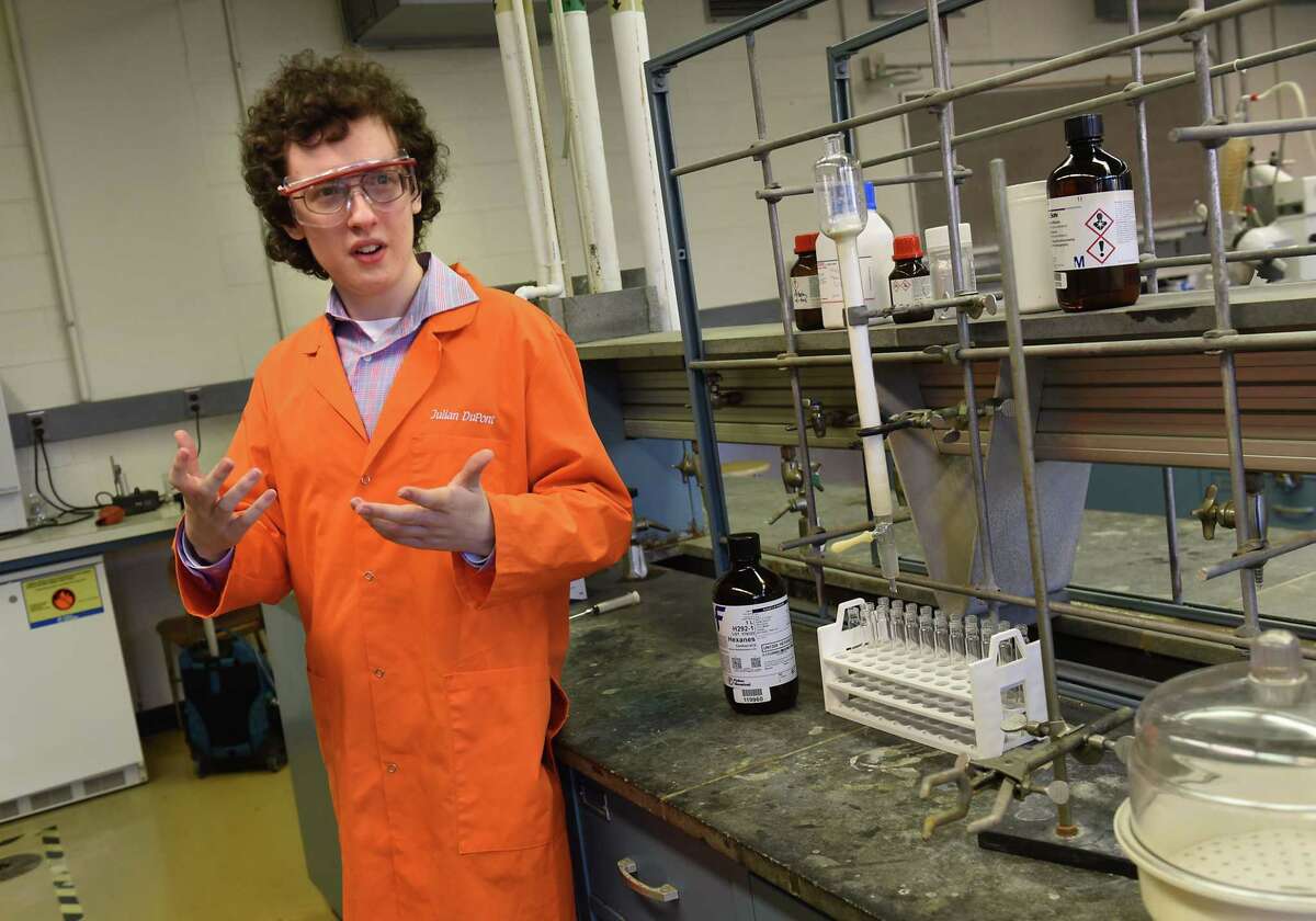 At age 15, RPI grad preps for med school