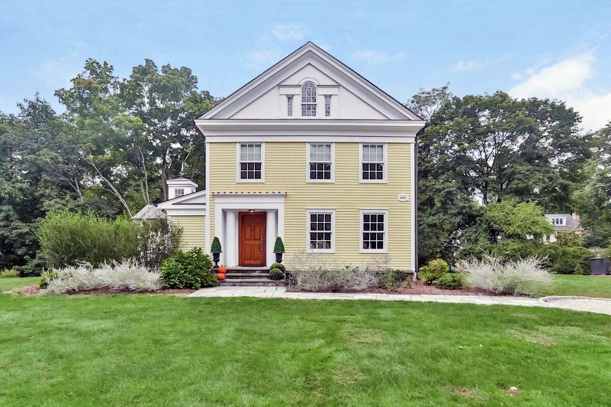 On the Market / Restored 18th-century colonial for sale