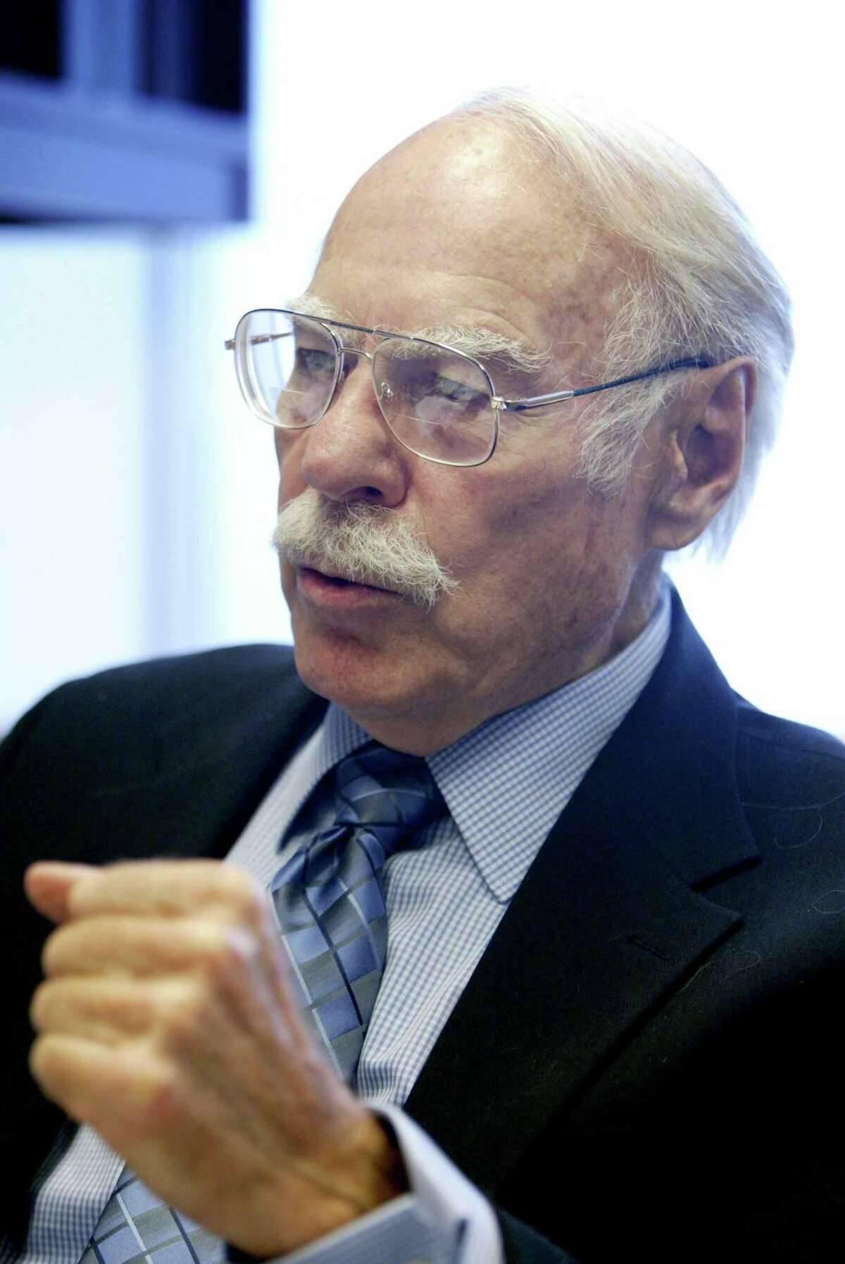 Houston lawyer and ex-CIA officer champions indigent defense in federal ...