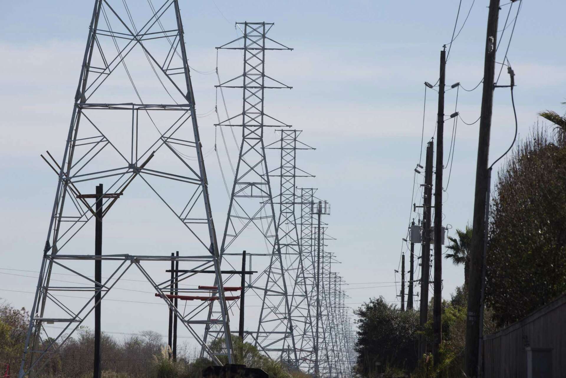 CenterPoint transmission towers came without warning, Silverlake ...