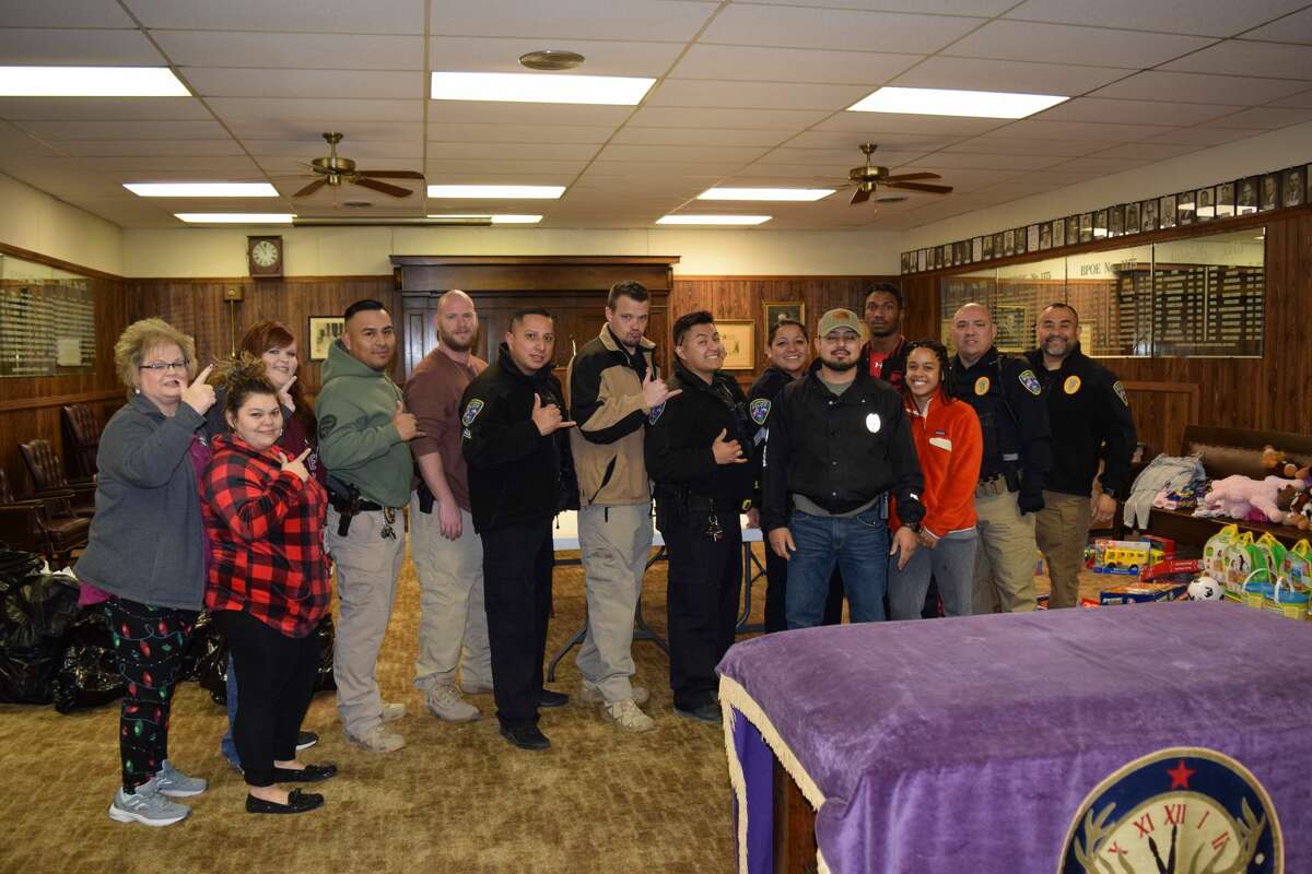 Plainview PD provides Christmas With Cops