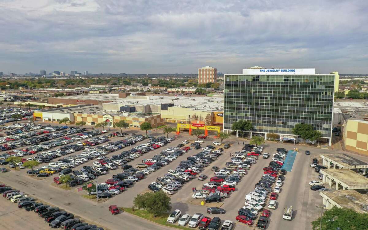 Baker Katz purchases Plazamericas Mall in Houston