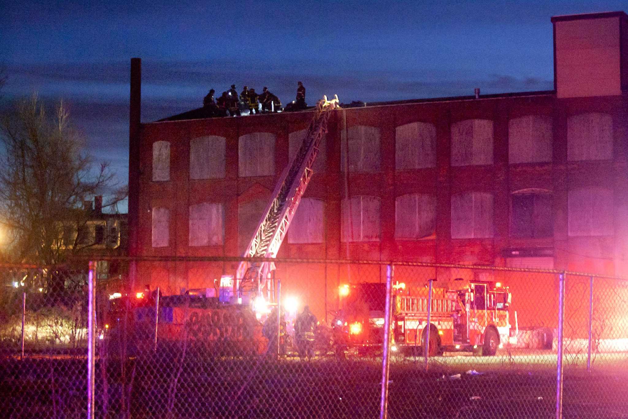 Fire on roof of Bridgeport building quickly extinguished