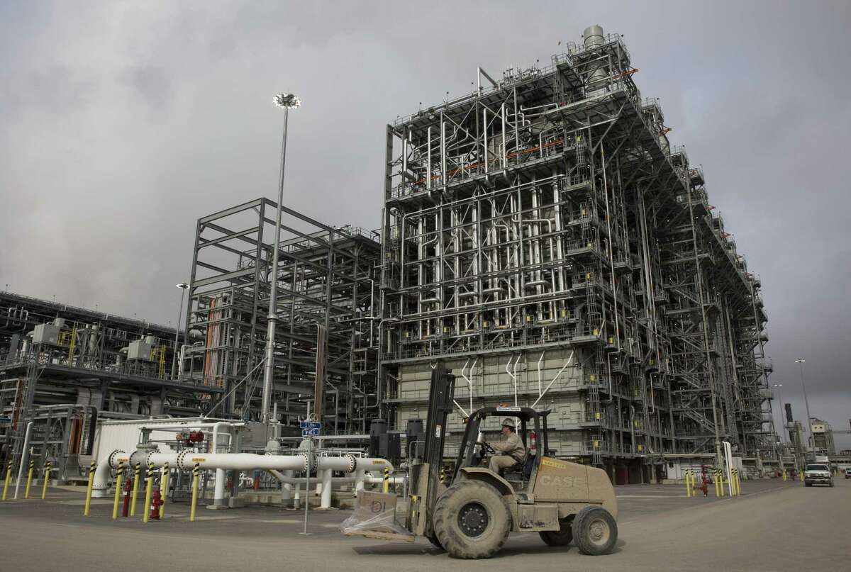 Reporter’s Notebook: ‘Gold-collar’ workers growing more vital in oil ...