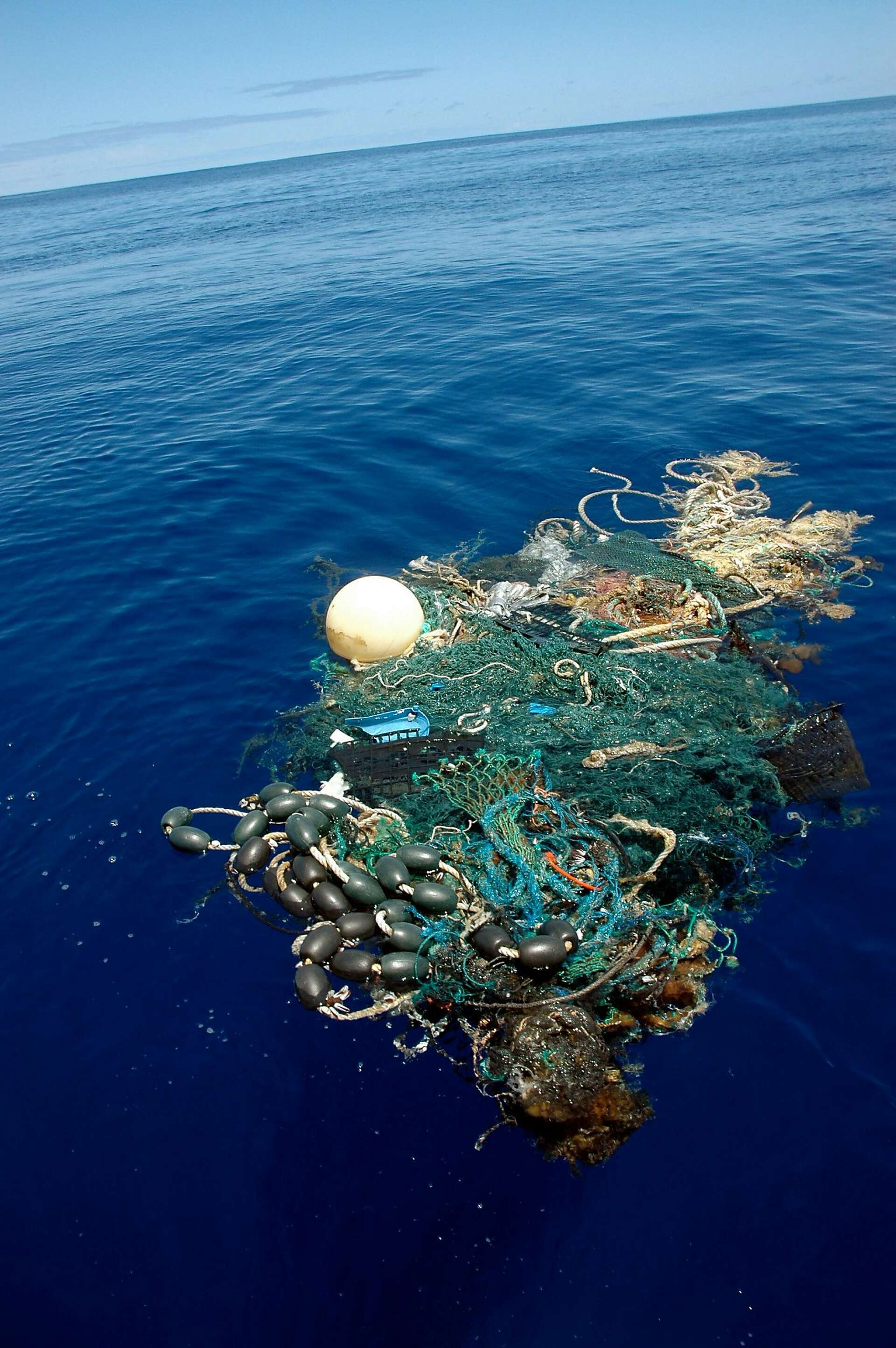 Monterey Bay has more microplastics than Great Pacific Garbage Patch ...