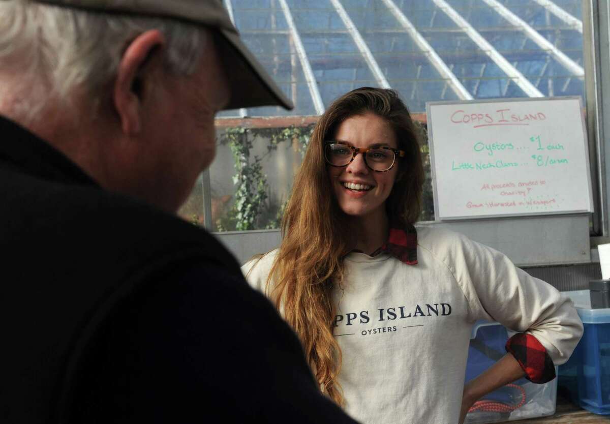 CT woman went from wedding planning in NYC to construction to oyster ...