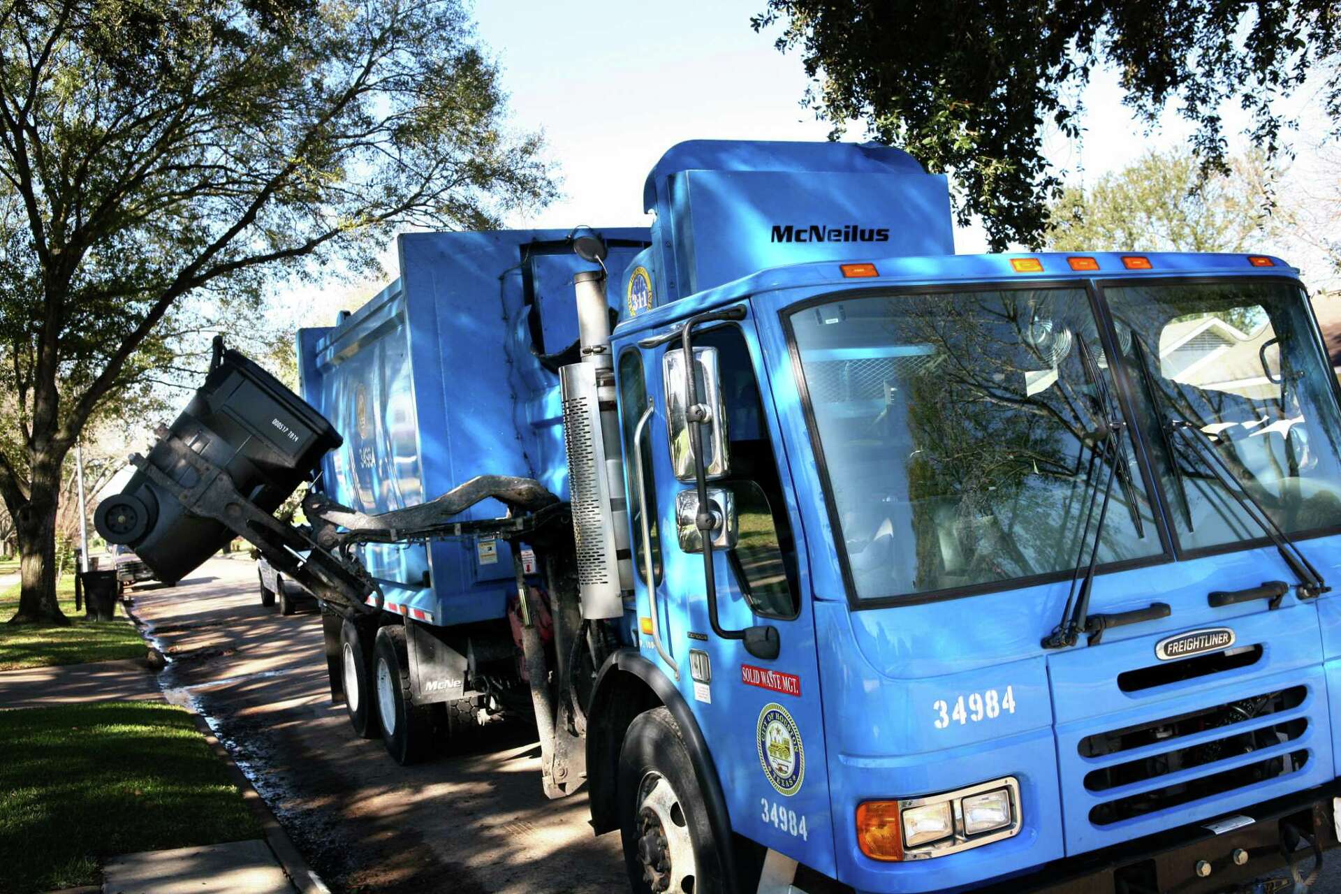 Solid Waste plan makes a familiar pitch: Houstonians should pay a ...