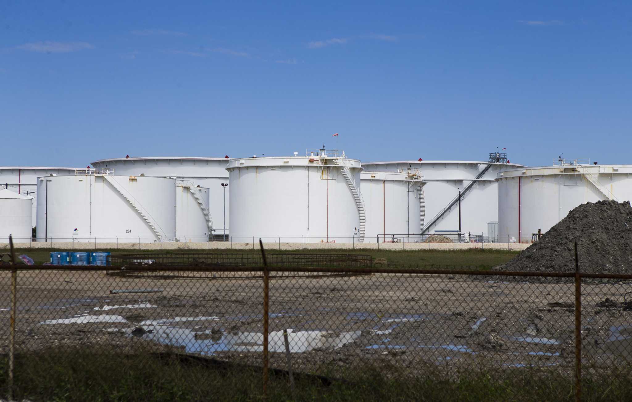 Oil winning streak is longest since 2010 as outlook brightens