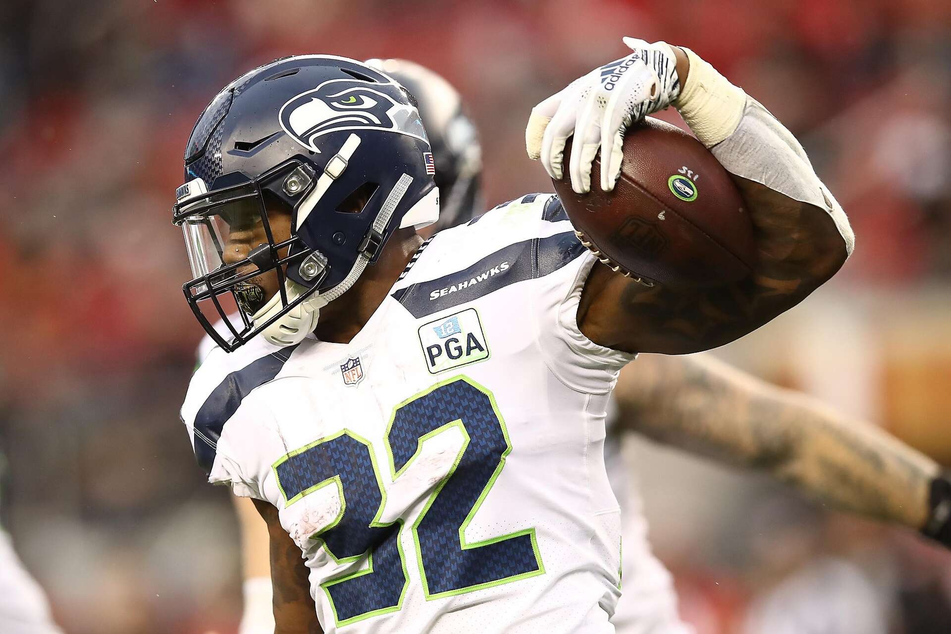 Report: Seahawks' Carson ranked top RB in NFC West in '18, Davis in top 5