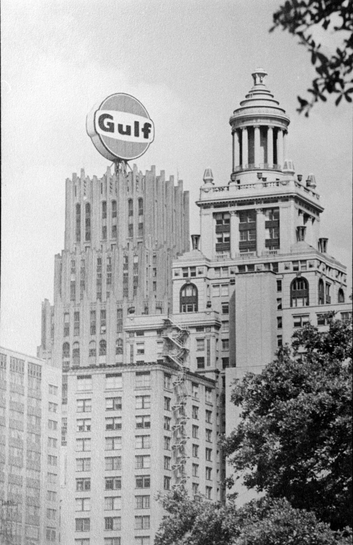 Owner of downtown's historic Esperson building secures new loan