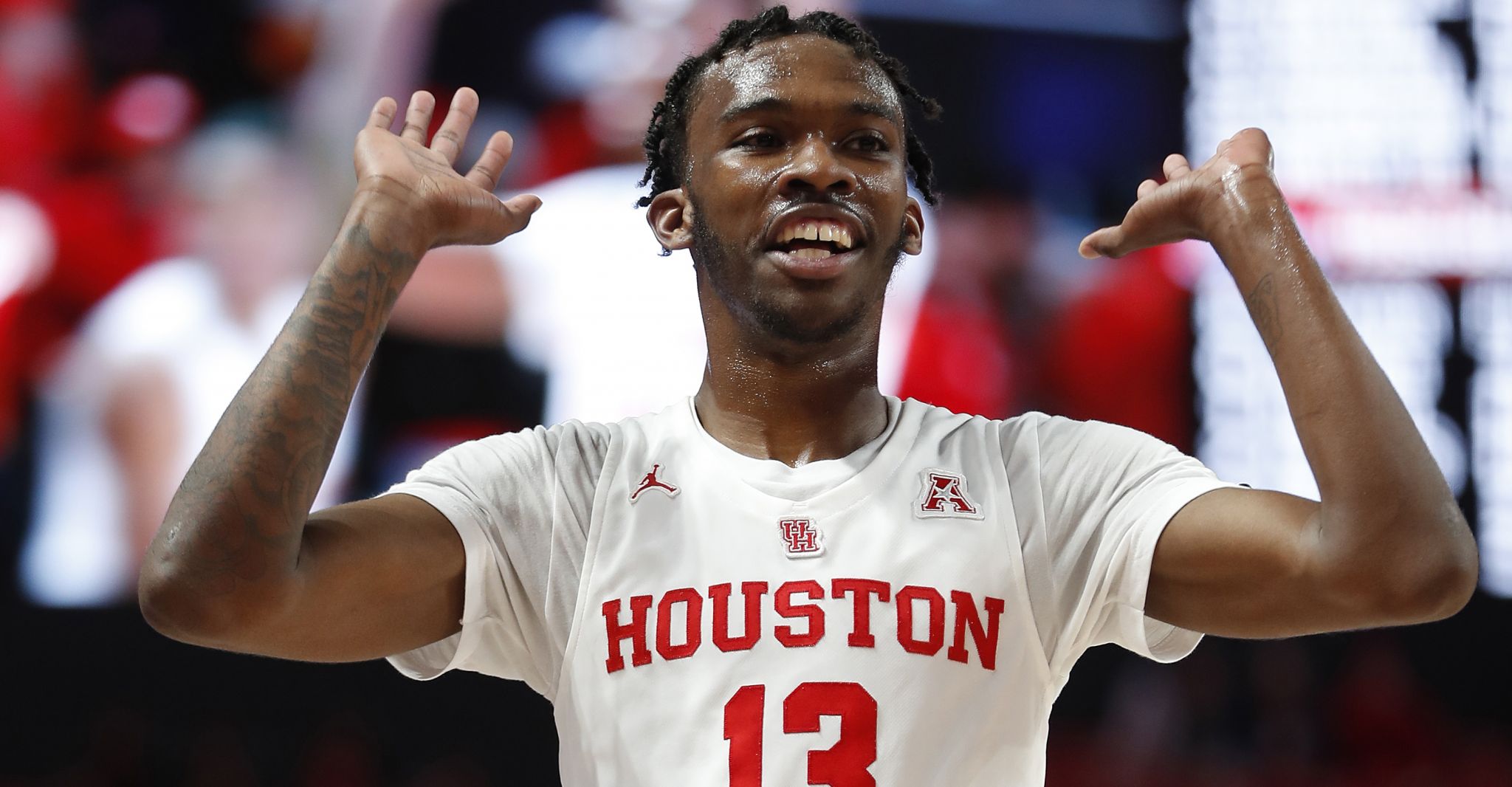 UH remains unbeaten with win over Tulsa in AAC opener