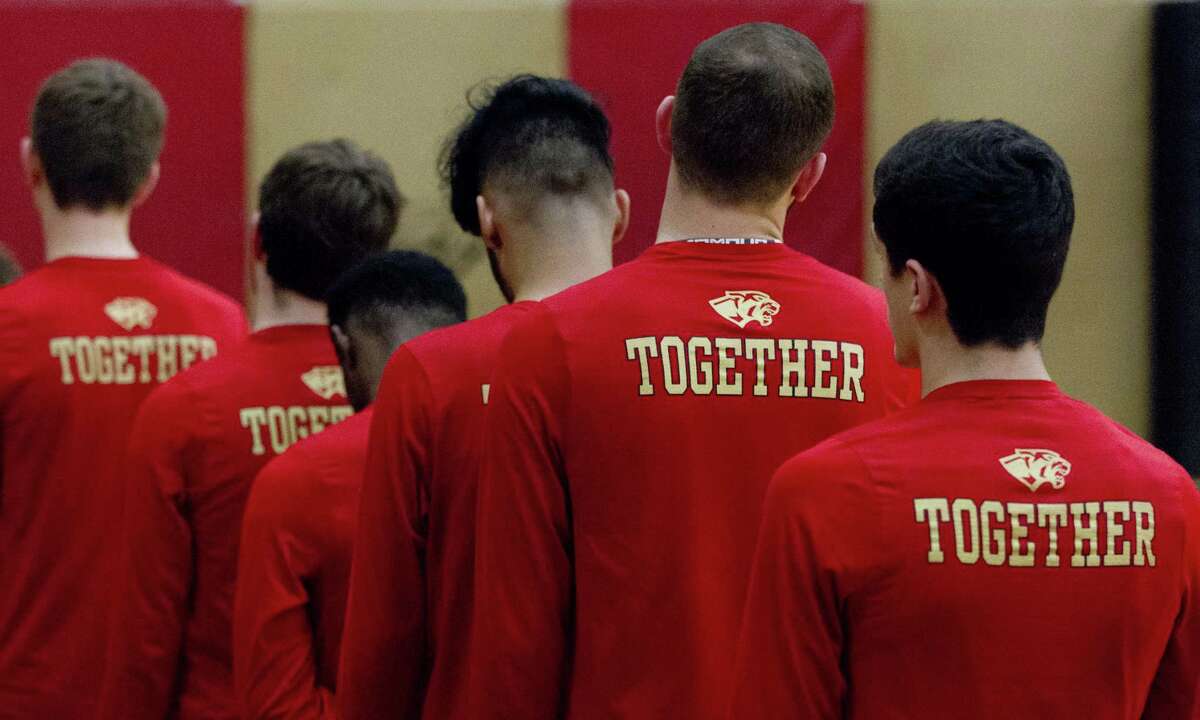 BOYS HOOPS: Caney Creek pulls out victory over New Caney
