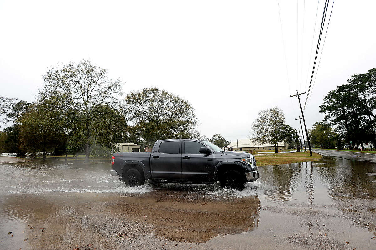 Sabine River at mild flood stage, Toledo Bend gates open