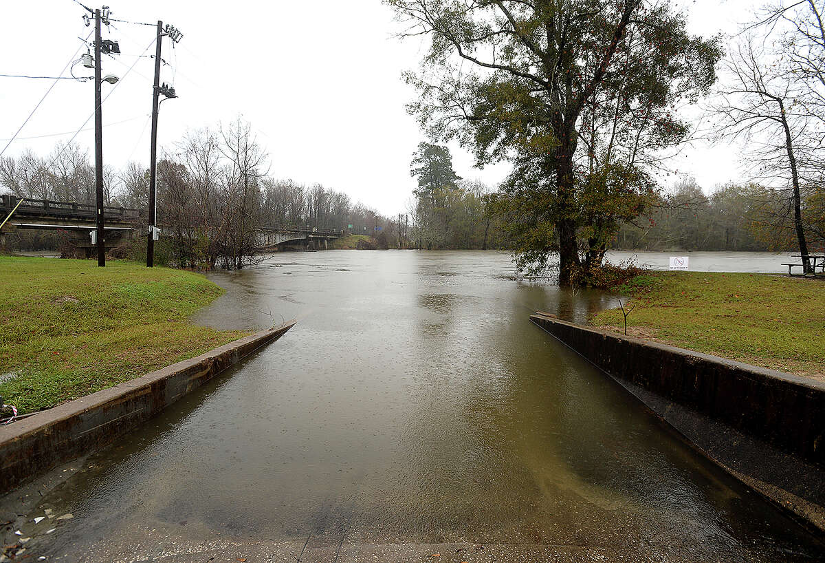 Sabine River at mild flood stage, Toledo Bend gates open
