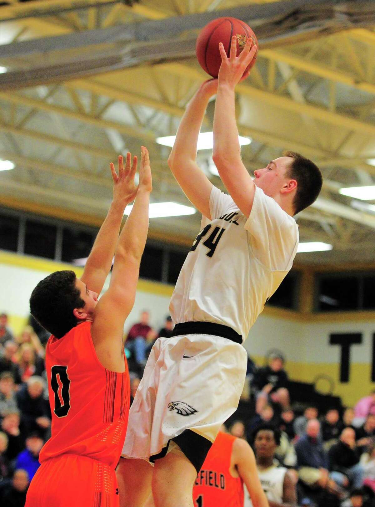 Trumbull edges Ridgefield on Williams’ buzzer-beating 3
