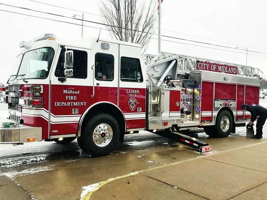 Firefighters debut almost $1 million ladder vehicle - Midland Daily News