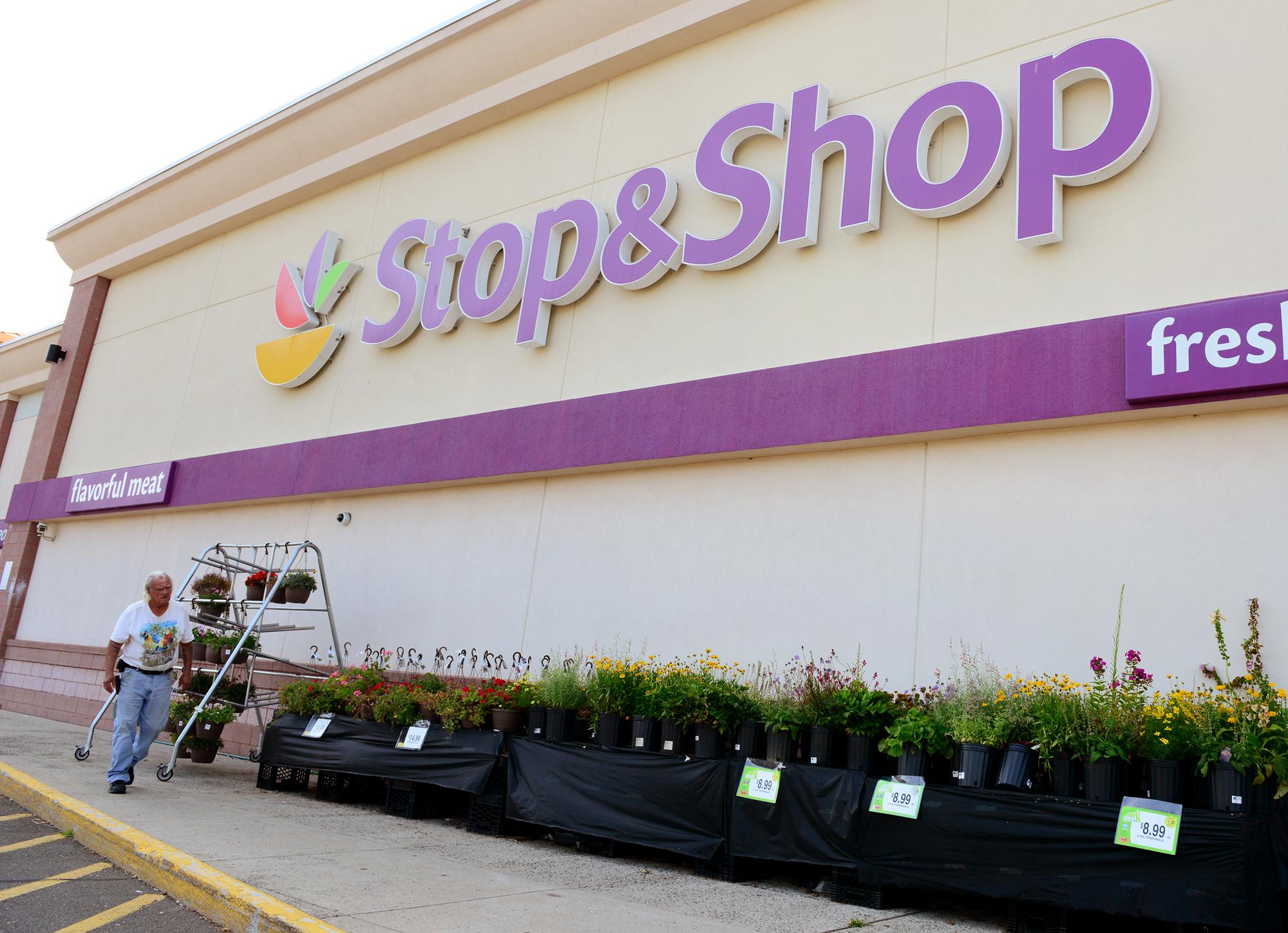 Stop & Shop buys N.Y. supermarket pioneer