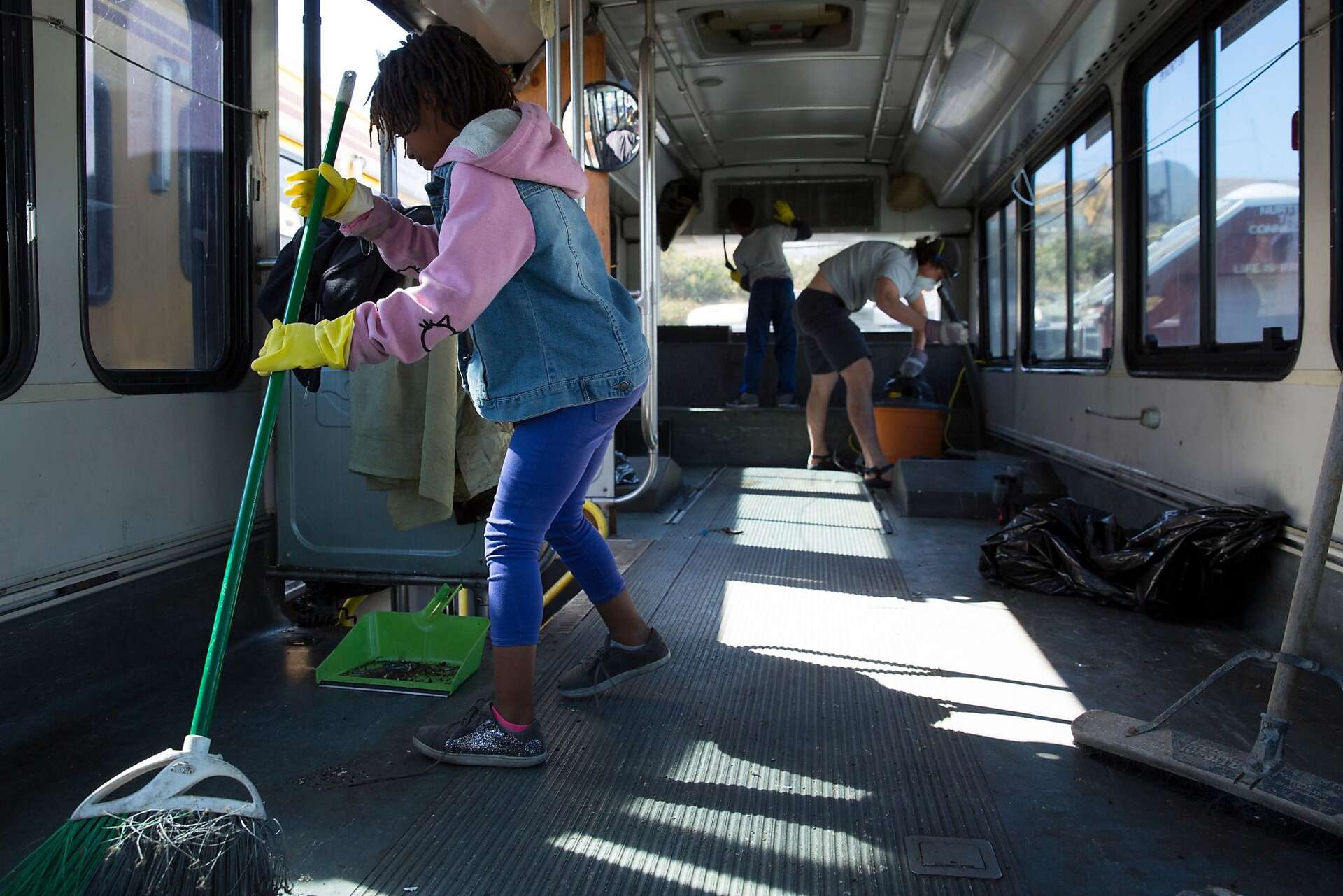 Homeless mom had a dream to convert her bus into a home. It’s happening