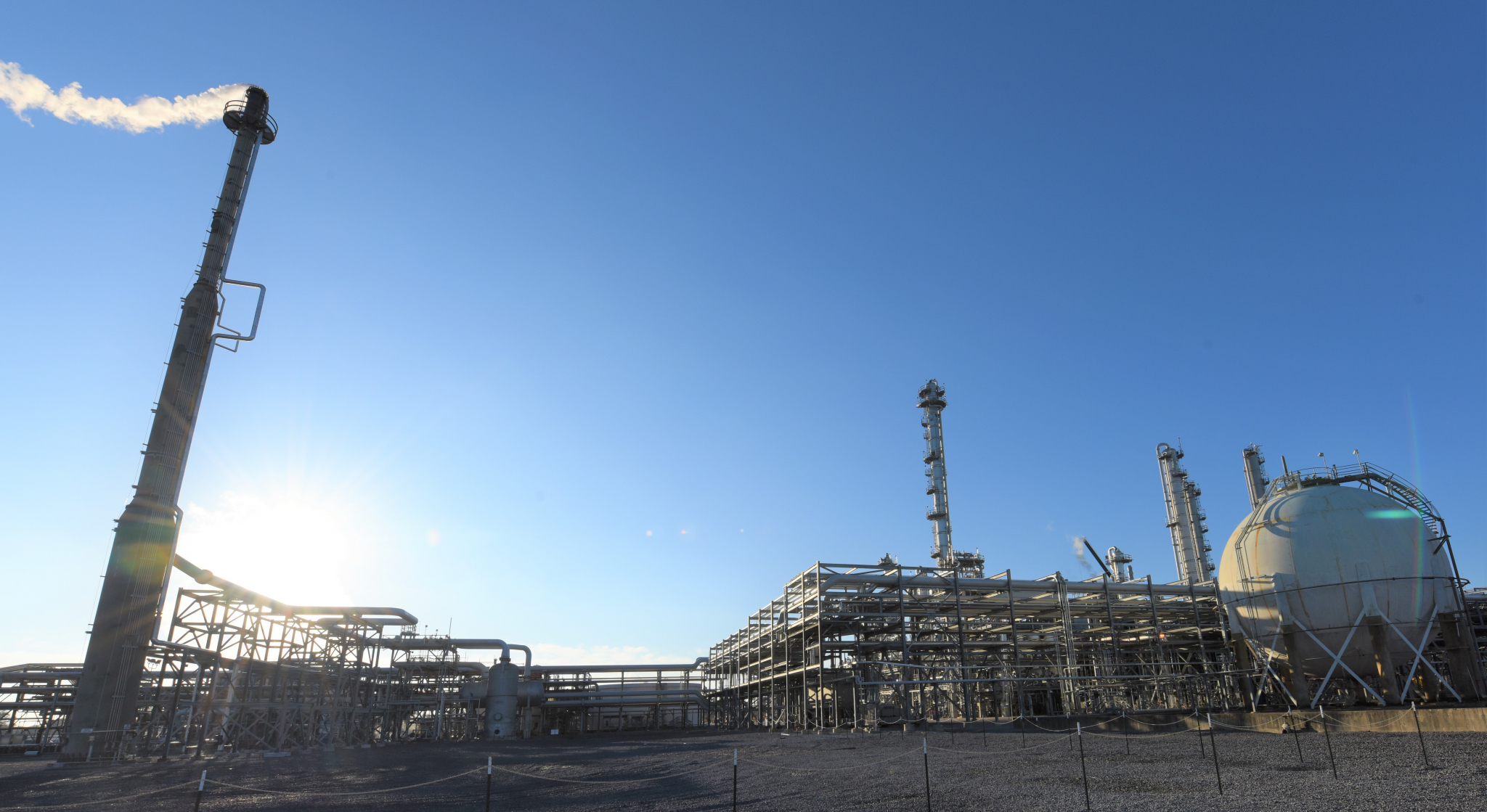 Shell starts up big, new Gulf Coast petrochemical unit