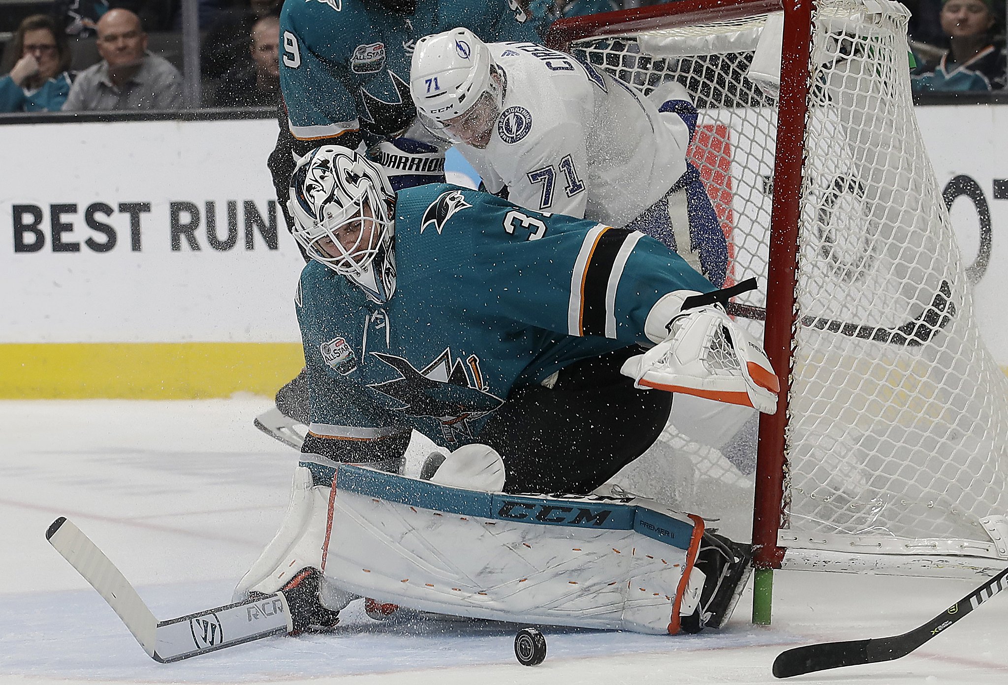Jones, Sharks overcome Kings