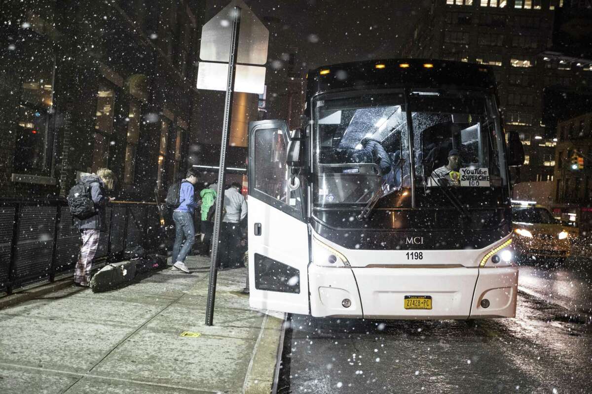 Liftopia offering new ski bus from New Haven to Mount Snow