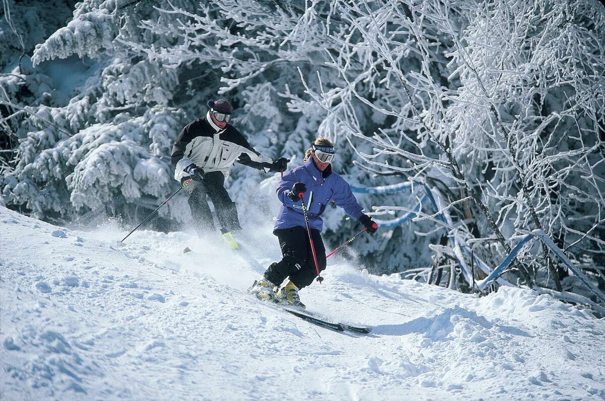 Liftopia offering new ski bus from New Haven to Mount Snow