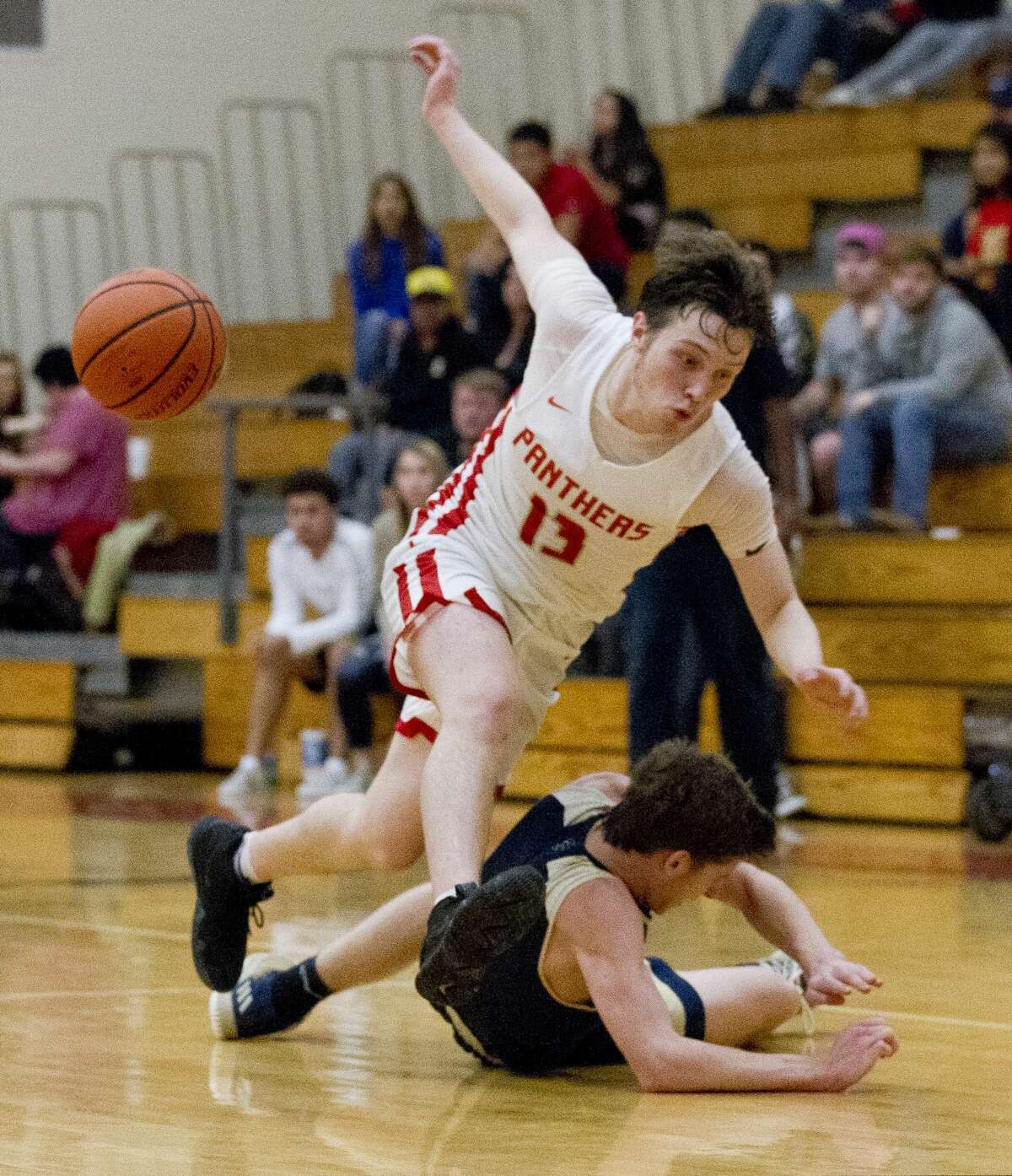 BOYS HOOPS: Lake Creek creates separation with win over Caney Creek
