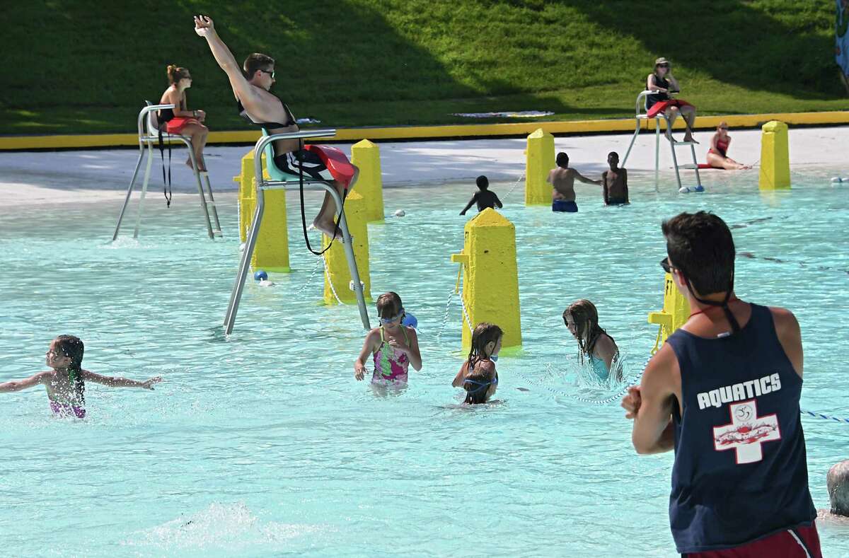 Lincoln Park pool upgrades aim to save its iconic design