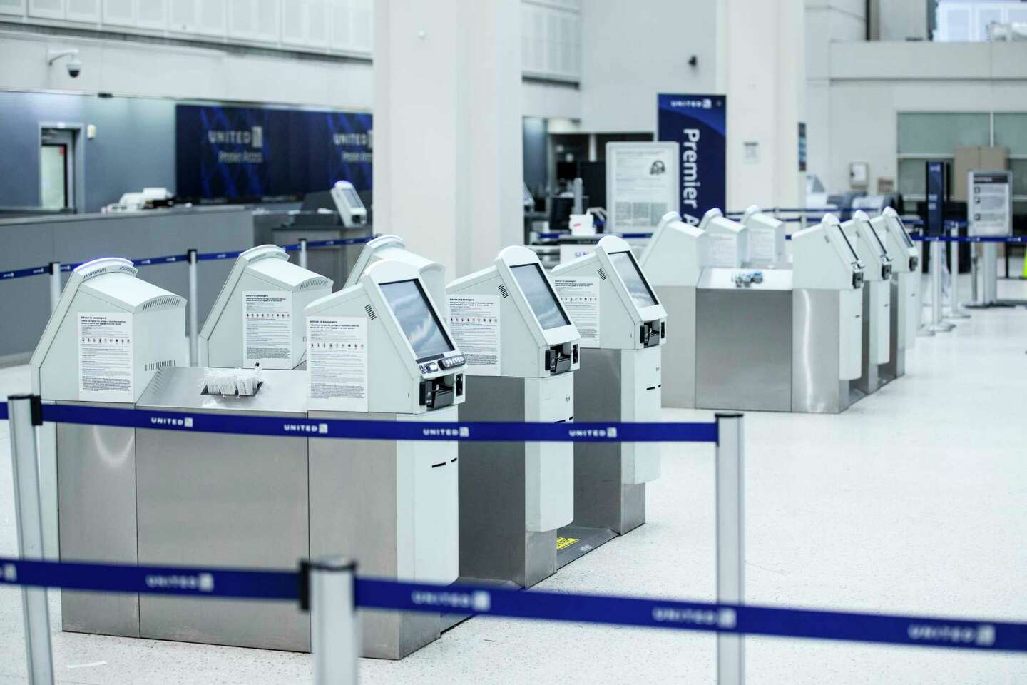 TSA closes Bush Airport security checkpoint due to government shutdown ...