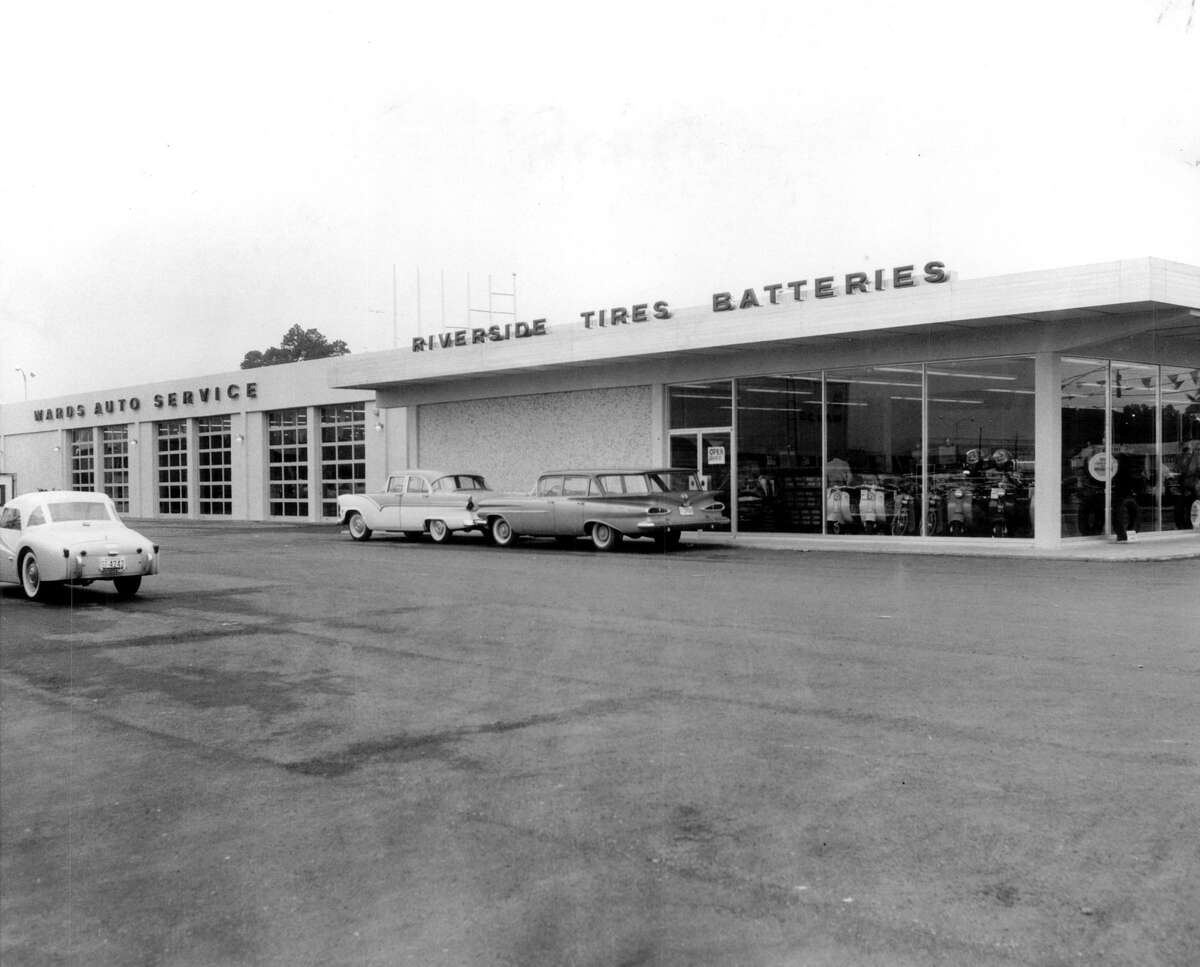 When Montgomery Ward ventured into the Houston suburbs