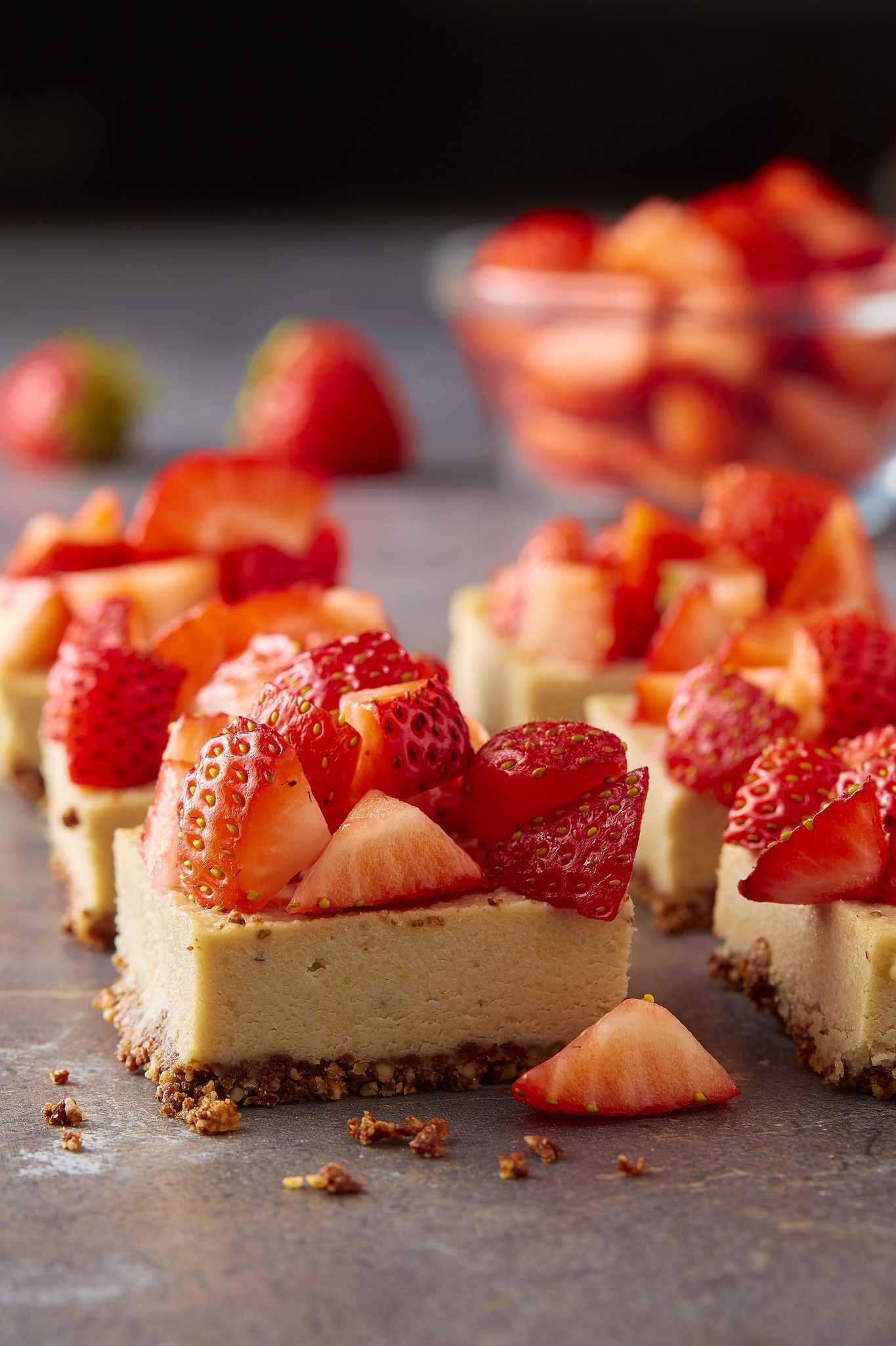 Recipe: Chocolate-crusted Strawberry Cheez-cake