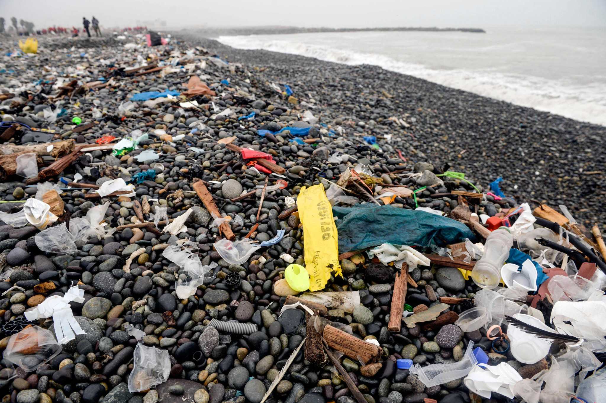 $1 billion committed to curb plastic pollution